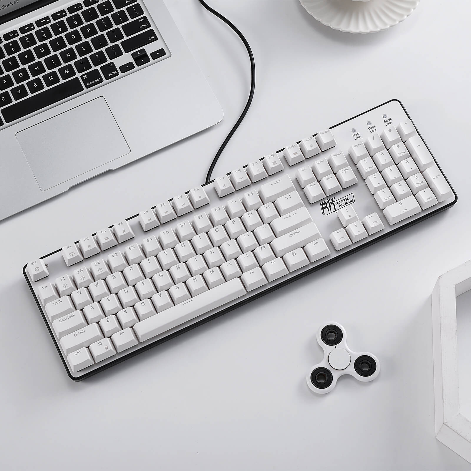 RK ROYAL KLUDGE RK920 Full Size 104 Keys Wired Rainbow Backlit ...